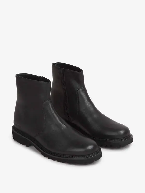 COMMON PROJECTS Round-toe Boots