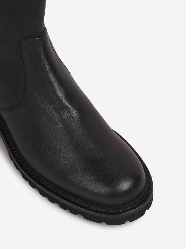 COMMON PROJECTS Round-toe Boots