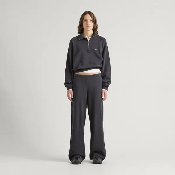 END. Classic Quarter Zip