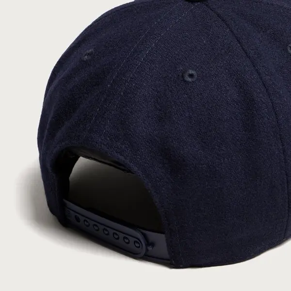 END. Monogram Hitch Lc Cap