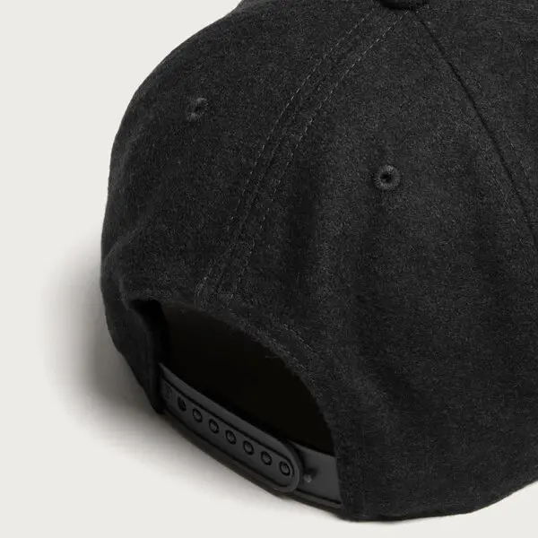 END. Monogram Hitch Lc Cap