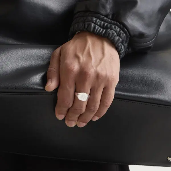 END. Signet Ring