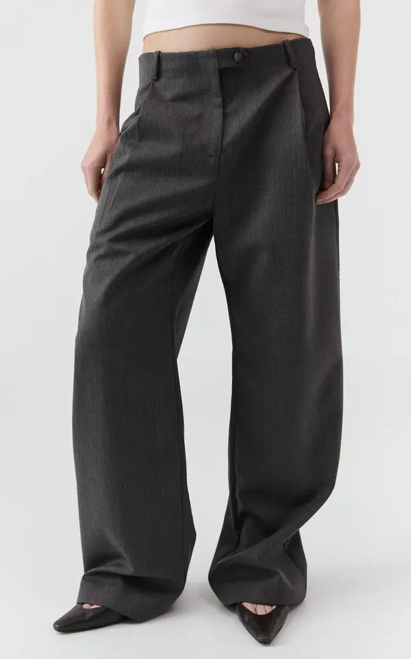 ST. AGNI Wool-blend Tab Pleat Pants