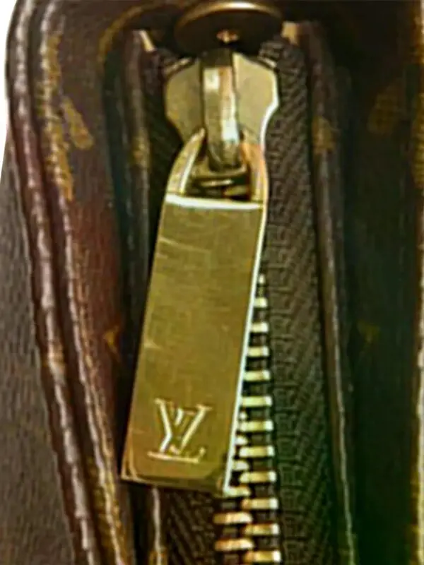 LOUIS VUITTON 2001 Monogram Looping Mm Shoulder Bag