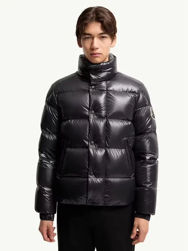 Moncler Piumino Corto Bendola In Laqu - Black