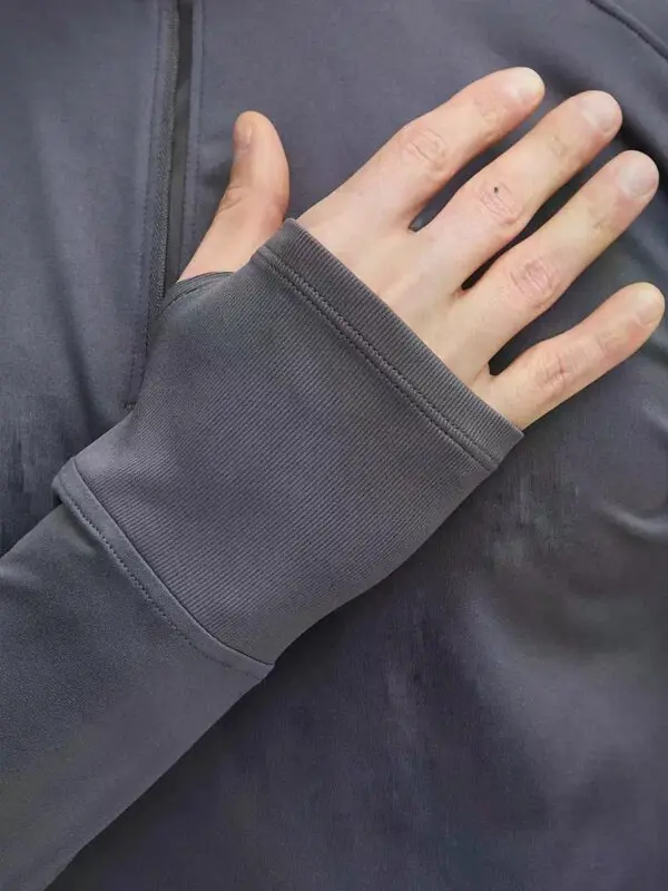 Under Armour Qualifier Run Quarter-zip Thumb-slot Sweater