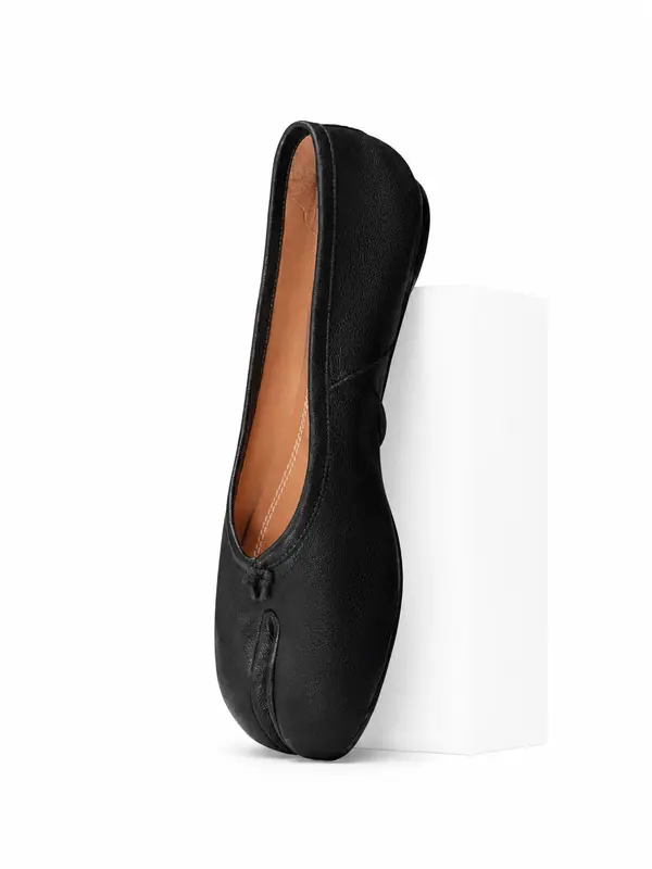 MAISON MARGIELA Ballet Shoe - Black