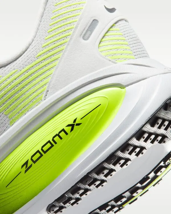Nike Vomero 18 Mesh Running Shoes