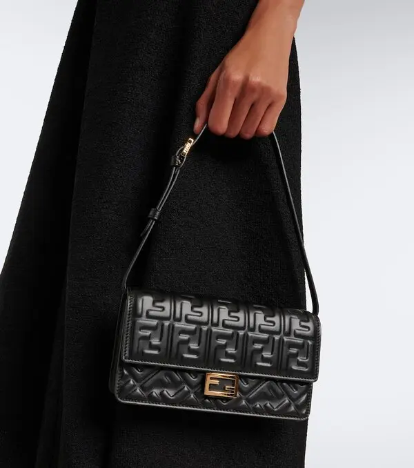 Fendi Tube Ff Leather Wallet On Chain - Black