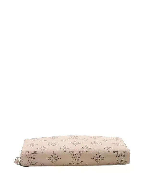 LOUIS VUITTON Zippy Wallet Mahina Leather Small Wallets