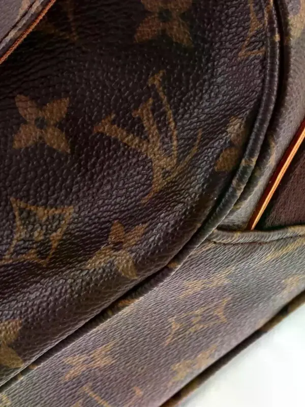 LOUIS VUITTON Beaubourg Messenger Bag Monogram Canvas Mm Crossbody Bag