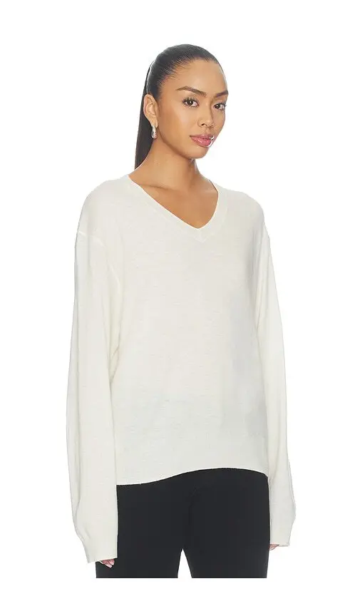 Lioness Olsen V Knit Sweater In White