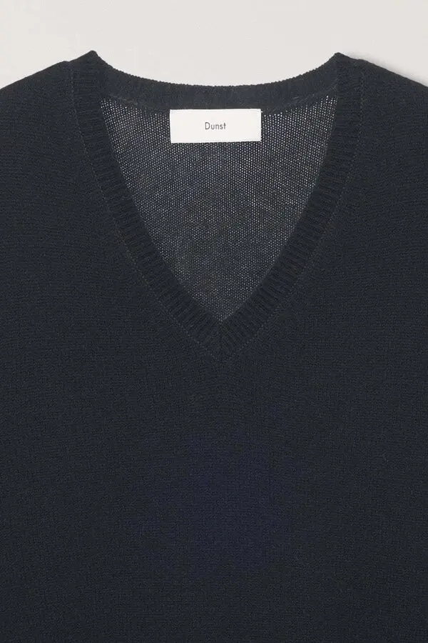DUNST Cashmere V-neck Knitted Sweater