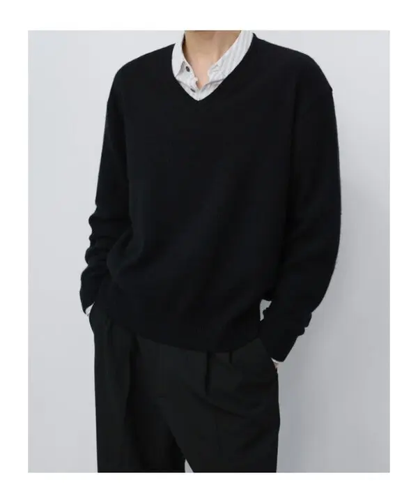DUNST Cashmere V-neck Knitted Sweater