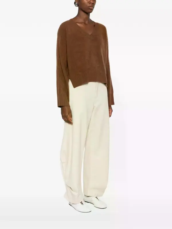 C.T.PLAGE V-neck Side-slit Sweater