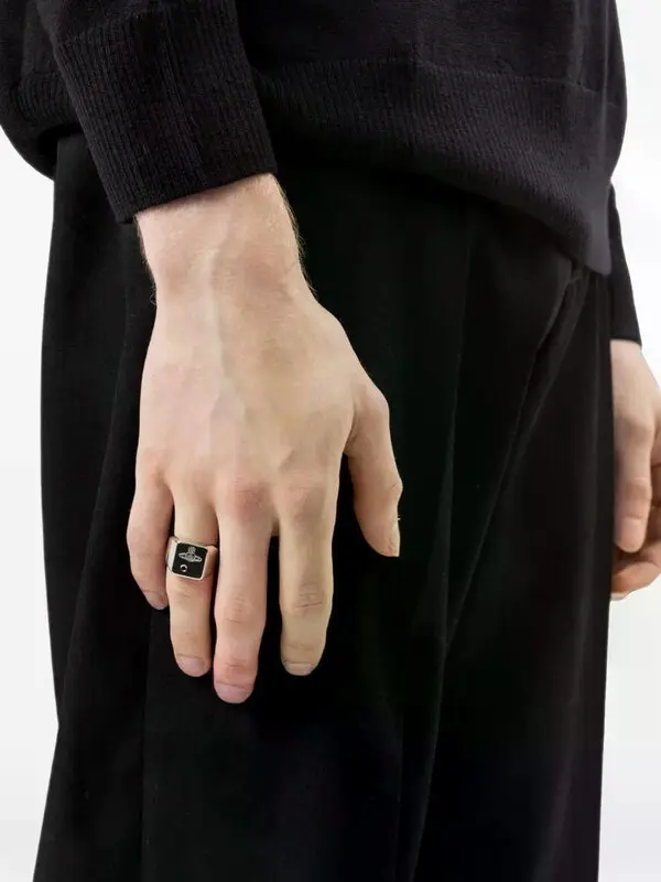 VIVIENNE WESTWOOD Carlo Signet Ring