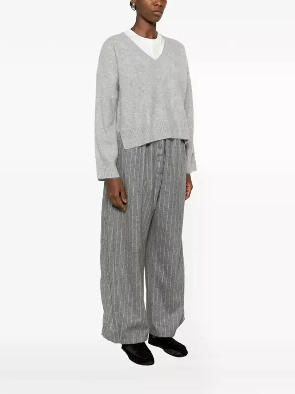 C.T.PLAGE V-neck Side-slit Sweater