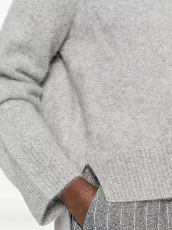 C.T.PLAGE V-neck Side-slit Sweater