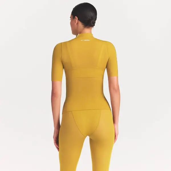 SKIMS Mock Neck Short Sleeve T Shirt | Yellow | | Nike Weightless Layers - Citrine