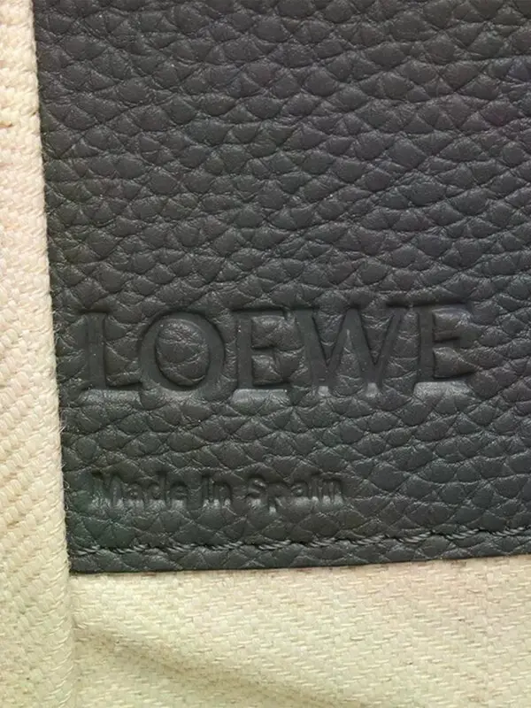 Loewe 2010-2026 Medium Leather Hammock Satchel