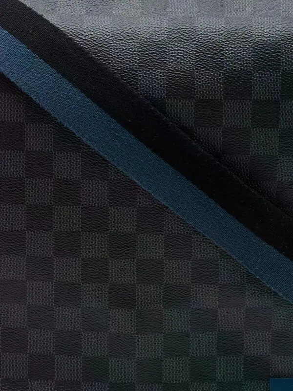 LOUIS VUITTON 2016 District Damier Graphite Messenger Bag