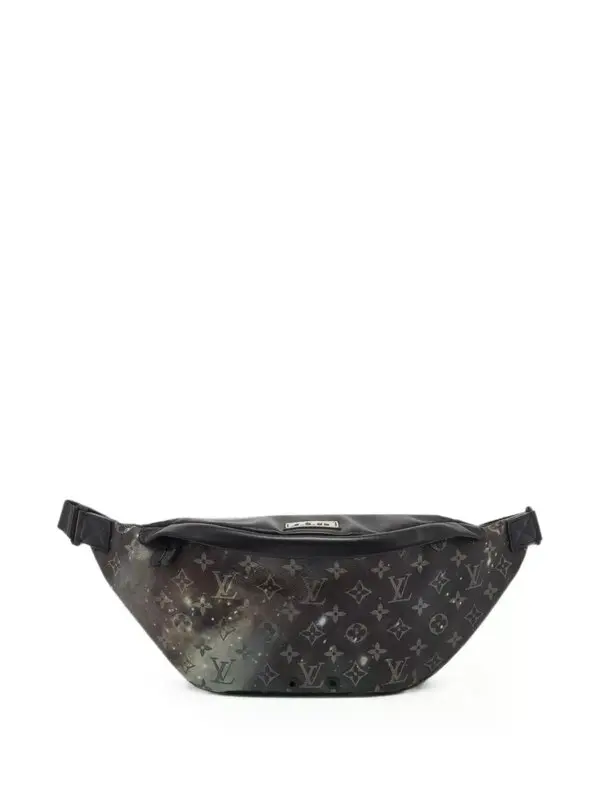 LOUIS VUITTON 2018 Discovery Monogram Eclipse Belt Bag - Black