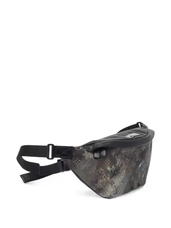 LOUIS VUITTON 2018 Discovery Monogram Eclipse Belt Bag