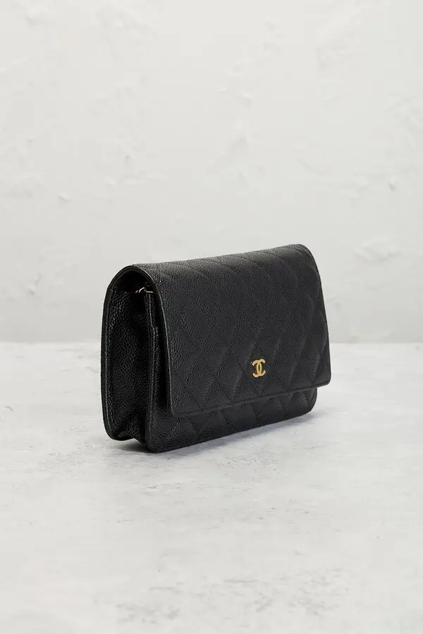 Chanel Caviar Classic Wallet On Chain