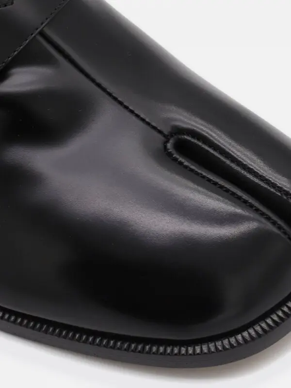 MAISON MARGIELA Tabi Penny Loafer In Brushed Leather With White Stitch