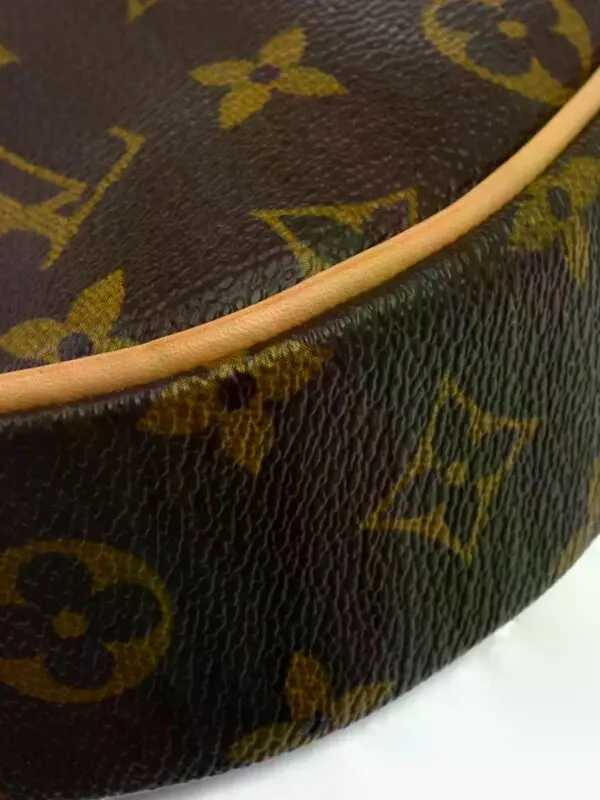 LOUIS VUITTON 2009 Mm Odeon Shoulder Bag