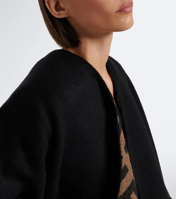 Fendi Ff Zucca Reversible Wool And Cashmere Shawl