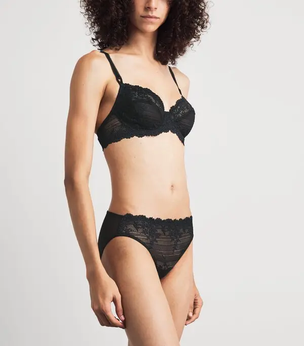 Wacoal Lace Embrace Briefs