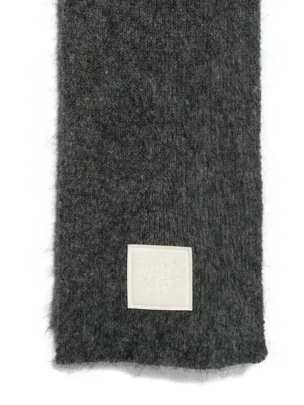 AMI Paris Logo-patch Knitted Scarf