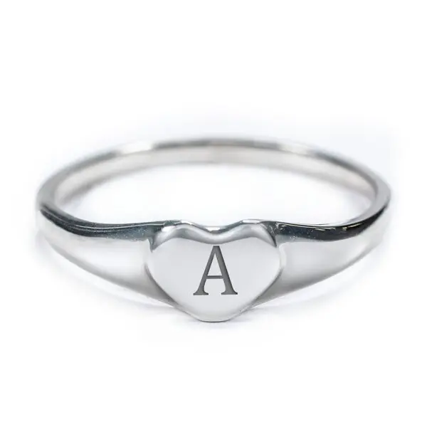 Jewlr Engravable Heart Signet Ring