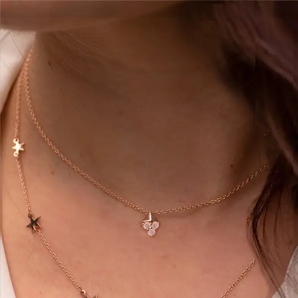 Jewlr Diamond Shape Pendant With Gemstones