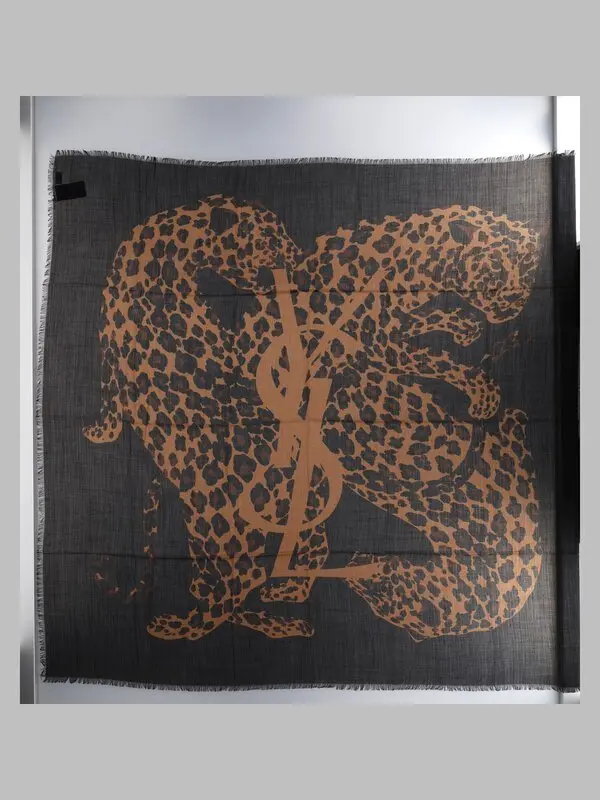 Saint Laurent Sciarpa Cassandre In Twill Di Lana Con Stampa