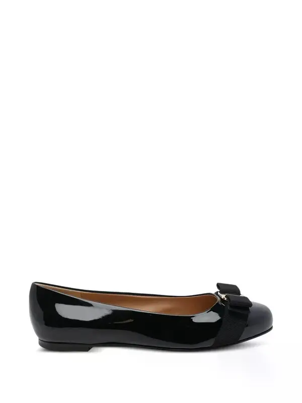 FERRAGAMO Vara Bow Patent-leather Ballet Flats - Black