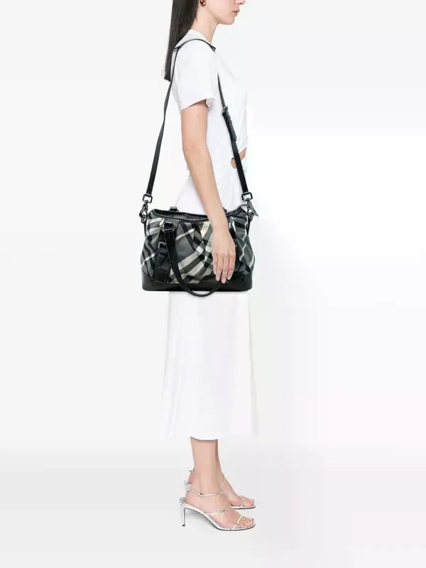 Burberry 2000-2017 Medium Beat Check Nylon Lowry Satchel