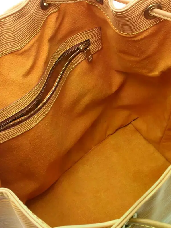 LOUIS VUITTON 1991 Epi Noe Gm Bucket Bag