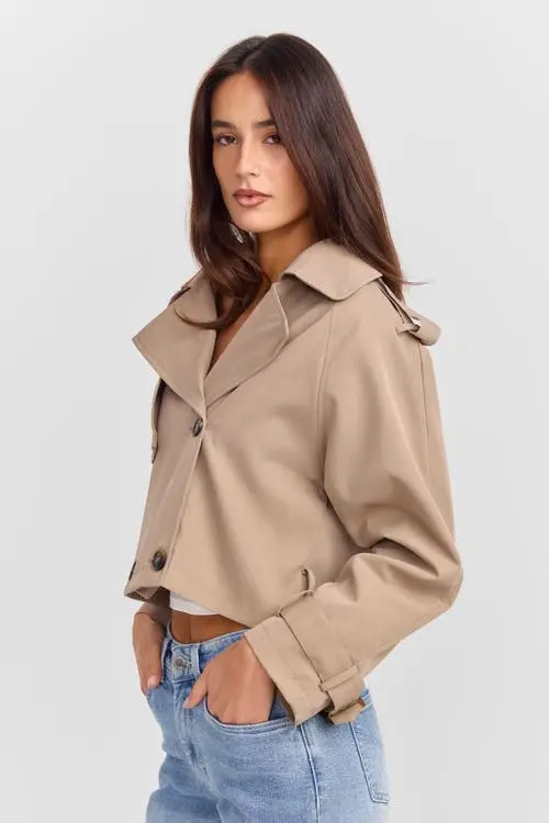 SASHA THERESE Caroline Trench