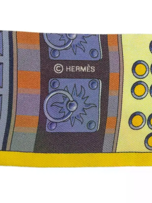 Hermès 2000-2026 Colliers De Chiens Silk Twilly Scarf Scarves