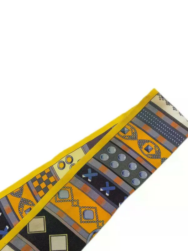 Hermès 2000-2026 Colliers De Chiens Silk Twilly Scarf Scarves