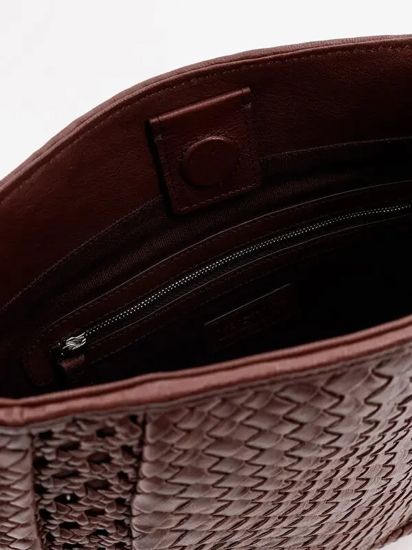 IBELIV Lamia Vegetabletanned Leather Shoulder Bag With A Woven Pattern