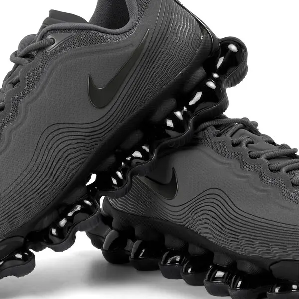 Nike Mesh Sneaker - Dark Gray