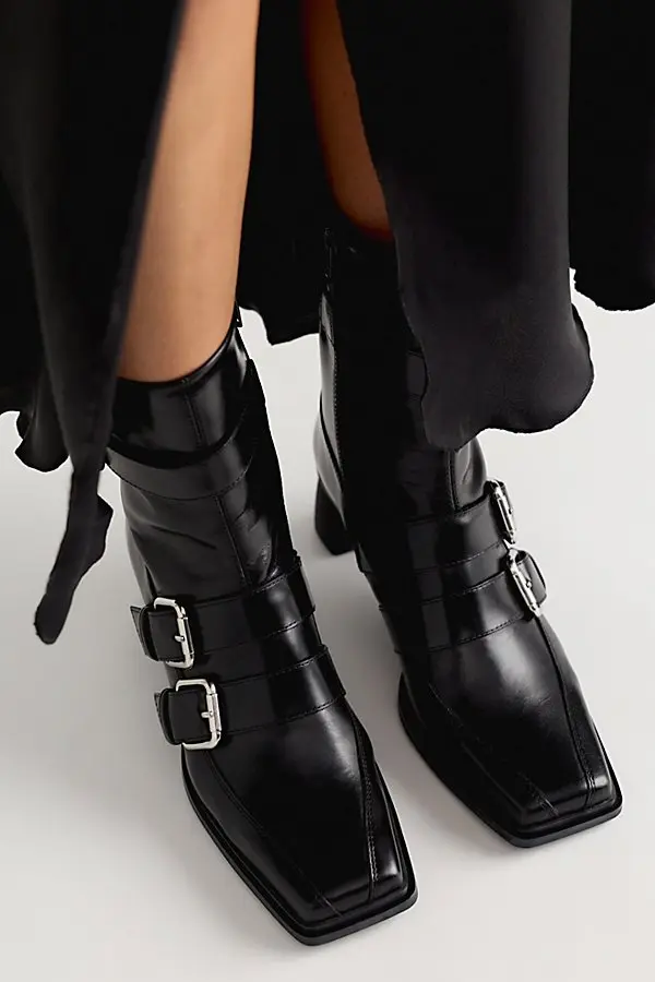 VAGABOND SHOEMAKERS Elvina Buckle Boots