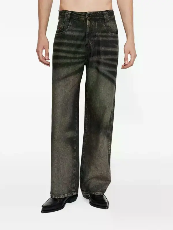 DIESEL® High-waist 1982 D-hakou Relaxed Jeans