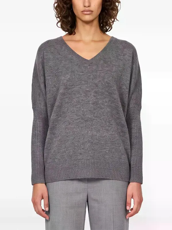 GOTHA V-neck Sweater