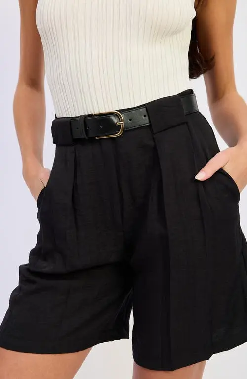 EN SAISON Cara Pleated Shorts