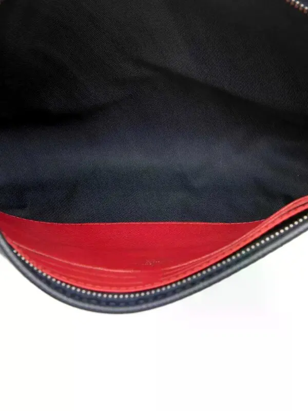 LOUIS VUITTON 2019 Taiga Pochette Voyage Mm Clutch Bag