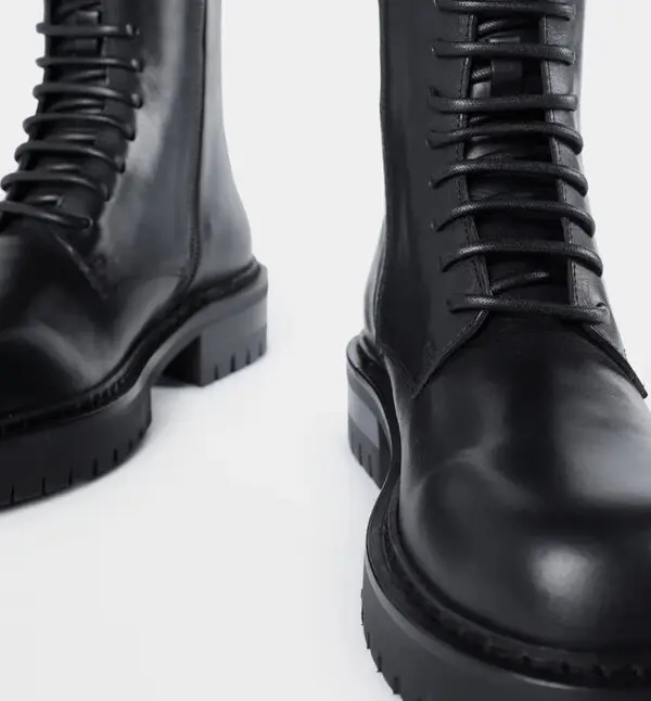 ANN DEMEULEMEESTER Round Toe Lace-up Boots